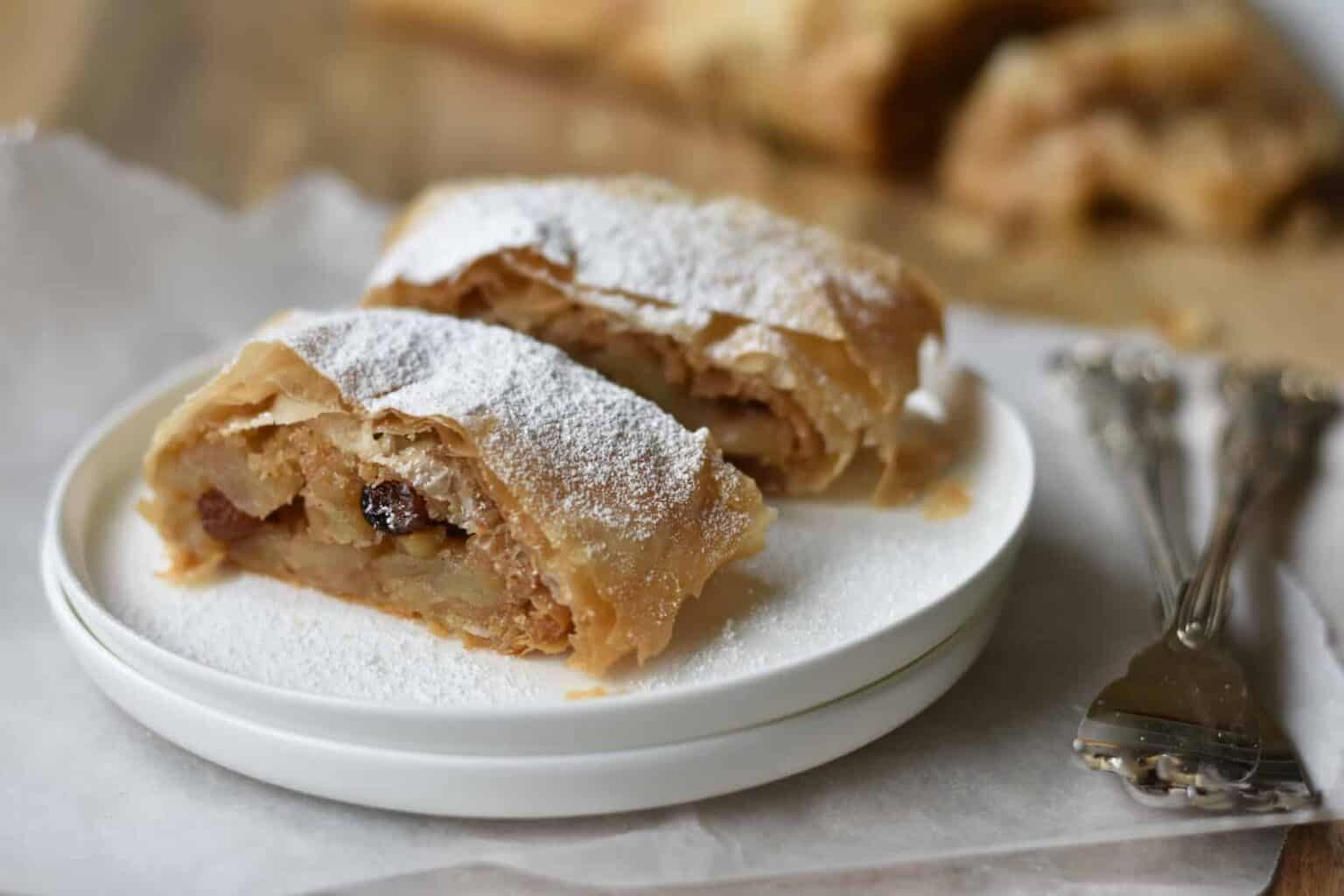 Apple Strudel (Apfelstrudel) - Baking Envy