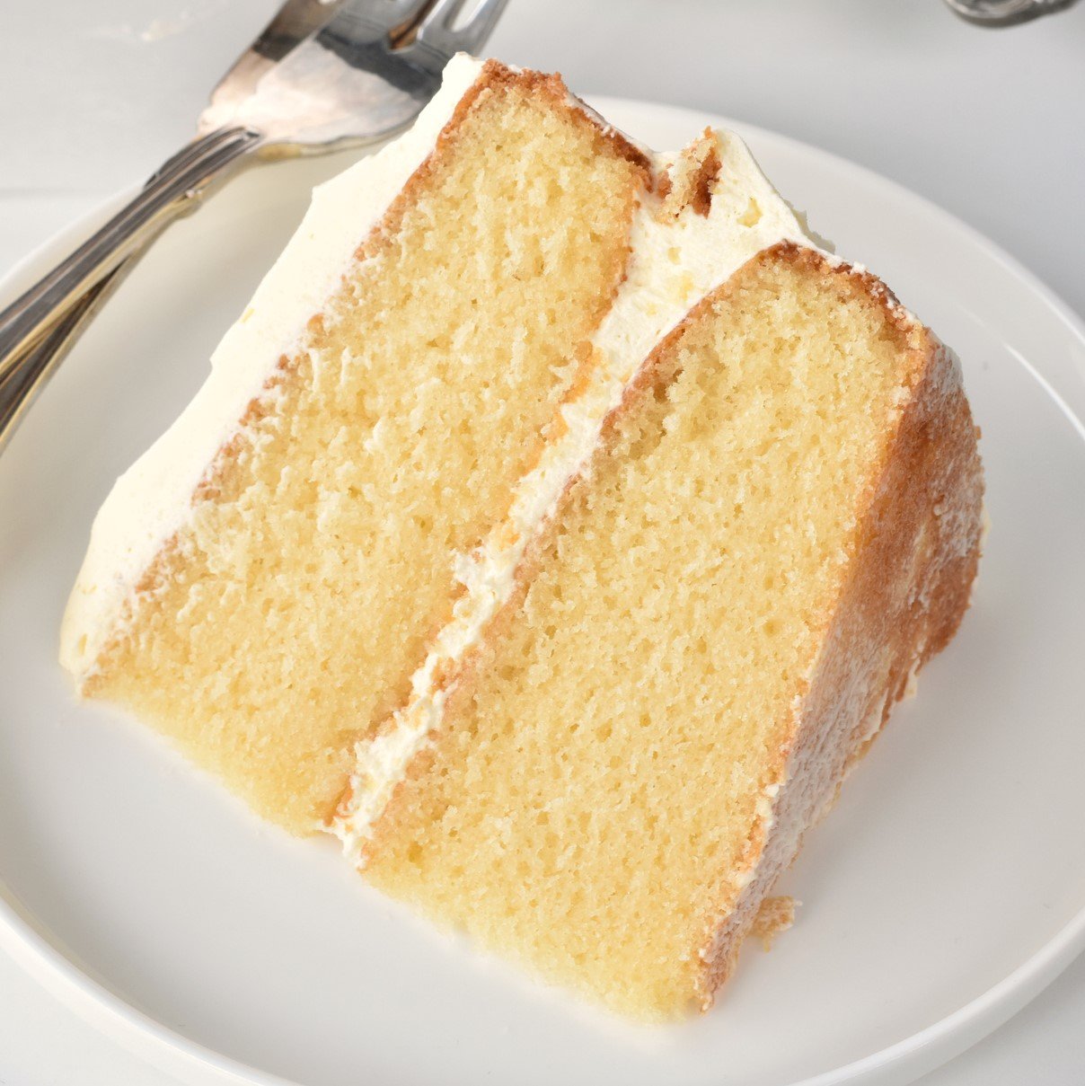 Easy Vanilla Layer Cake - Baking Envy