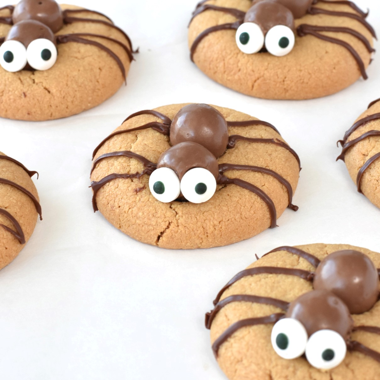 Peanut Butter Spider Cookies - Baking Envy