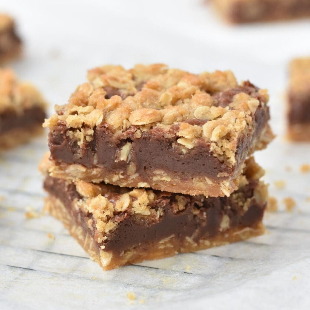 Chocolate Oat Fudge Bars - Baking Envy